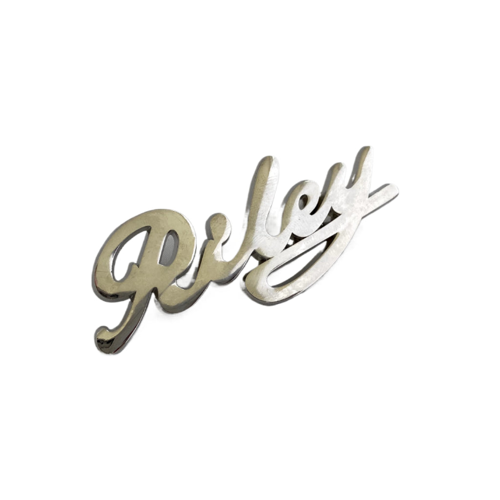 BADGE "Riley" Chrome Script in Metal ALA6748 – Basis NZ